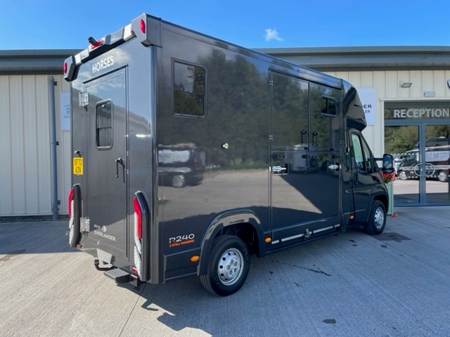 R240 - Overlander R240's - Overlander Horse Boxes - Overlander