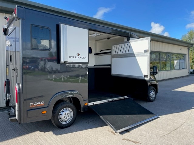 R240 - Overlander R240's - Overlander Horse Boxes - Overlander